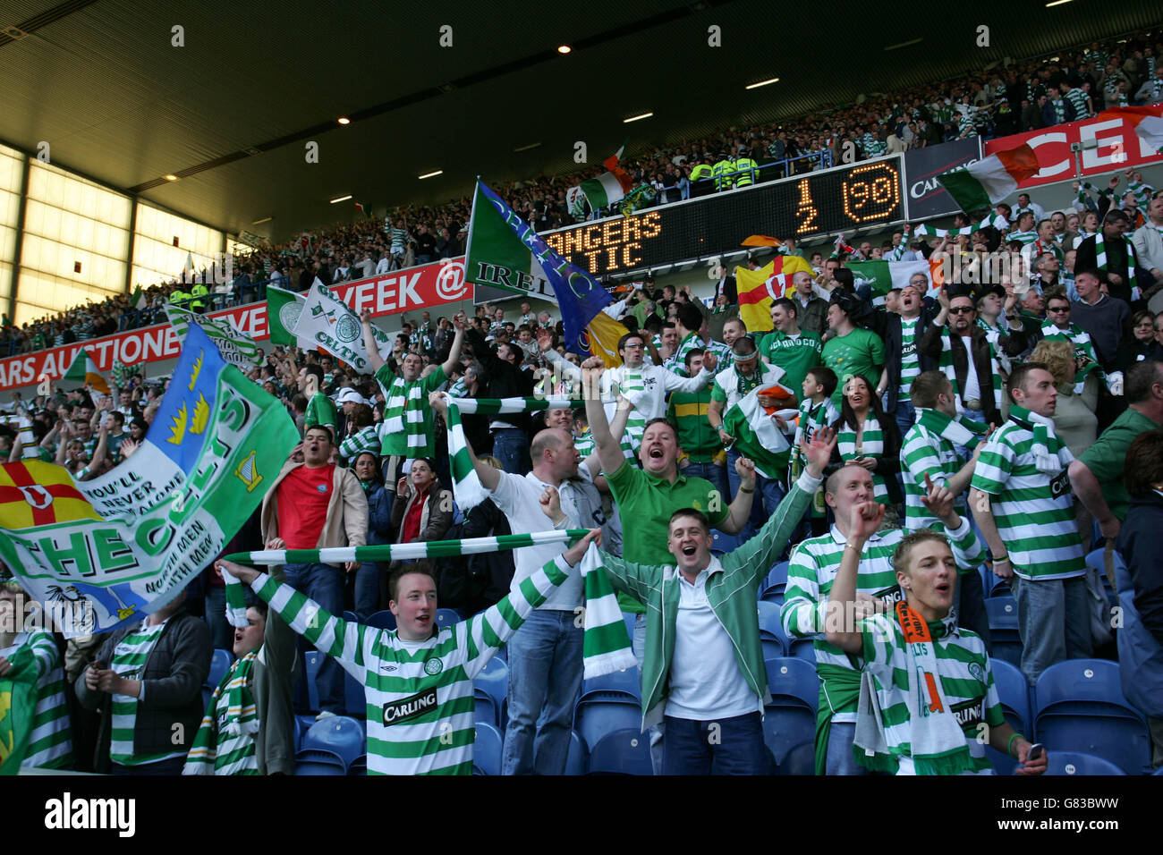 Celtic football fans hi-res stock photography and images - Alamy