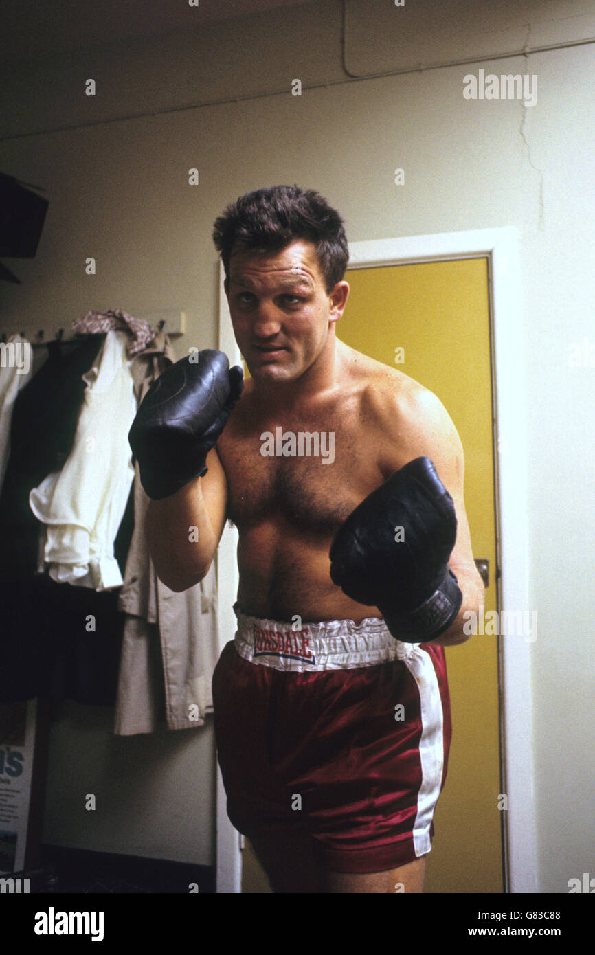 Brian london boxer hi-res stock photography and images - Alamy