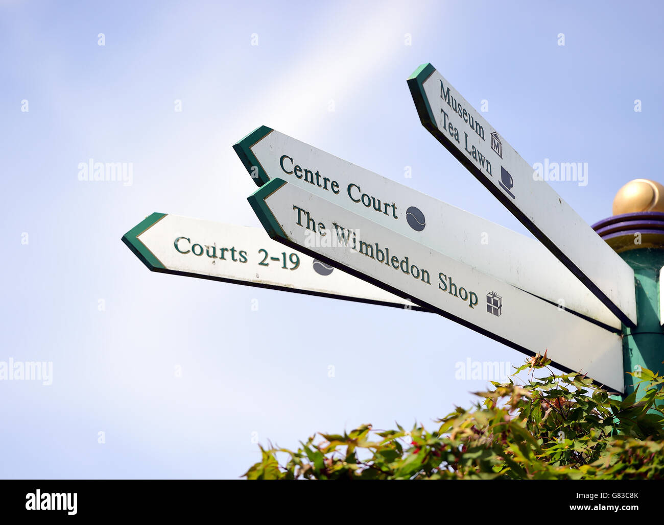 Wimbledon signage at the all england lawn tennis croquet club hi-res ...