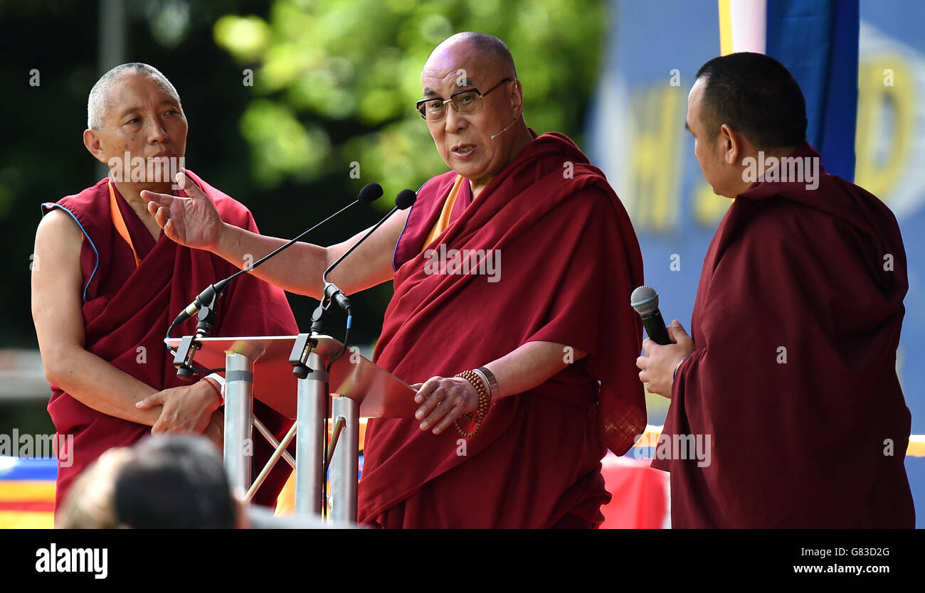 The Dalai Lama (centre) delivers an address entitled Buddhism in the ...