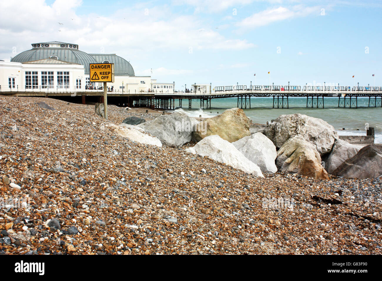 Worthing sea pier hi-res stock photography and images - Alamy
