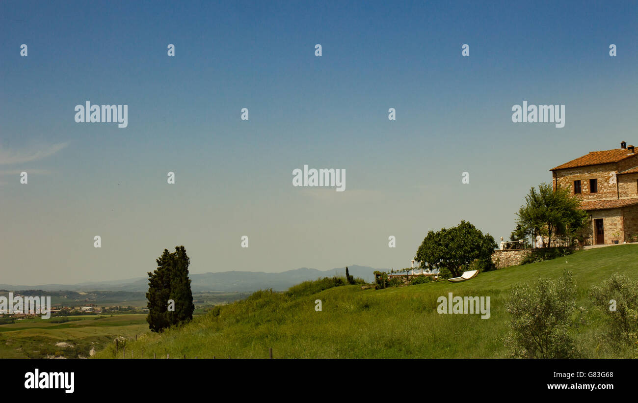 Tuscan countryside farm hi-res stock photography and images - Alamy