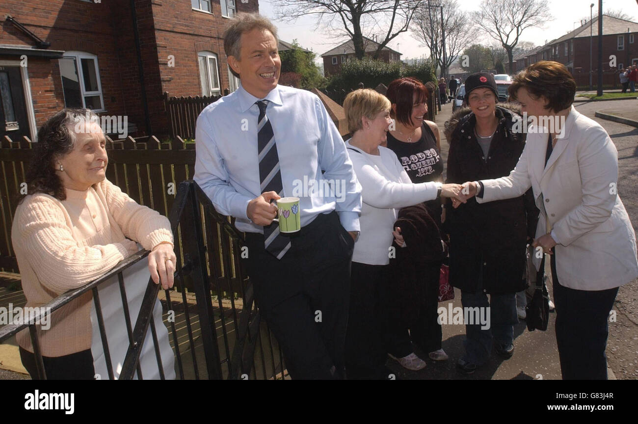 General Election Campaign 2005 - Labour - Turf Hill Estate. Britain's ...