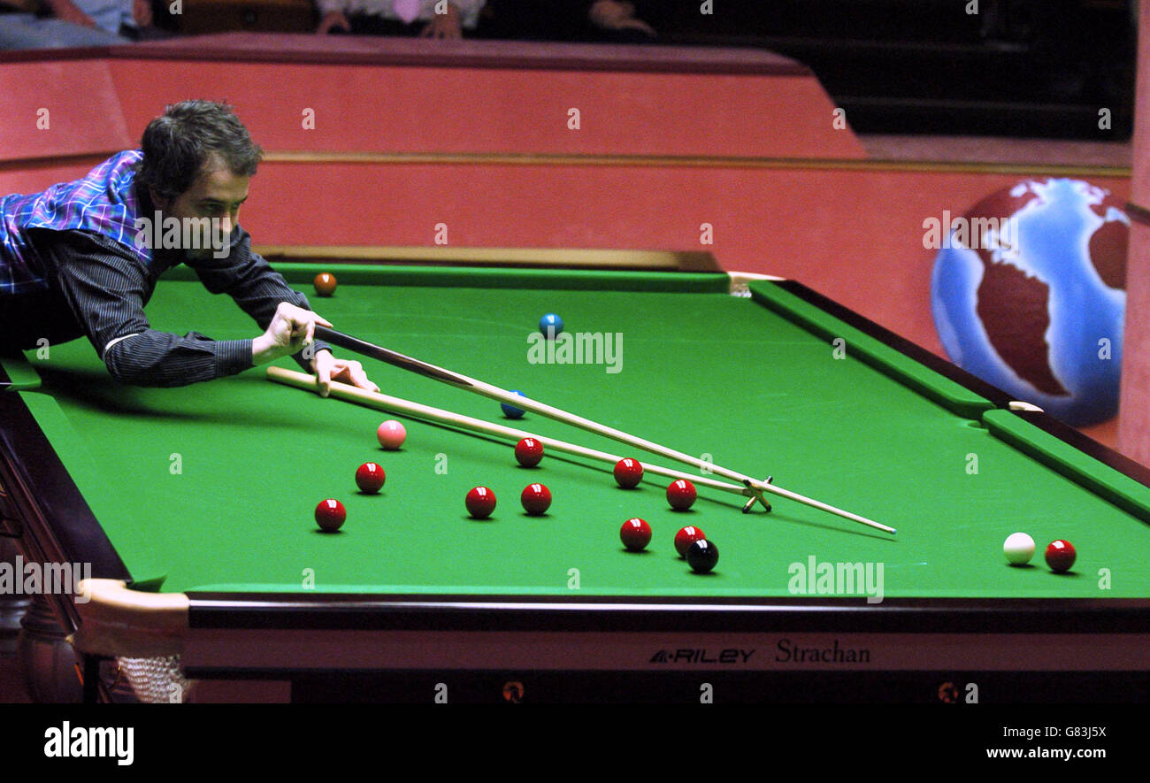 Crucible pots hi-res stock photography and images - Alamy