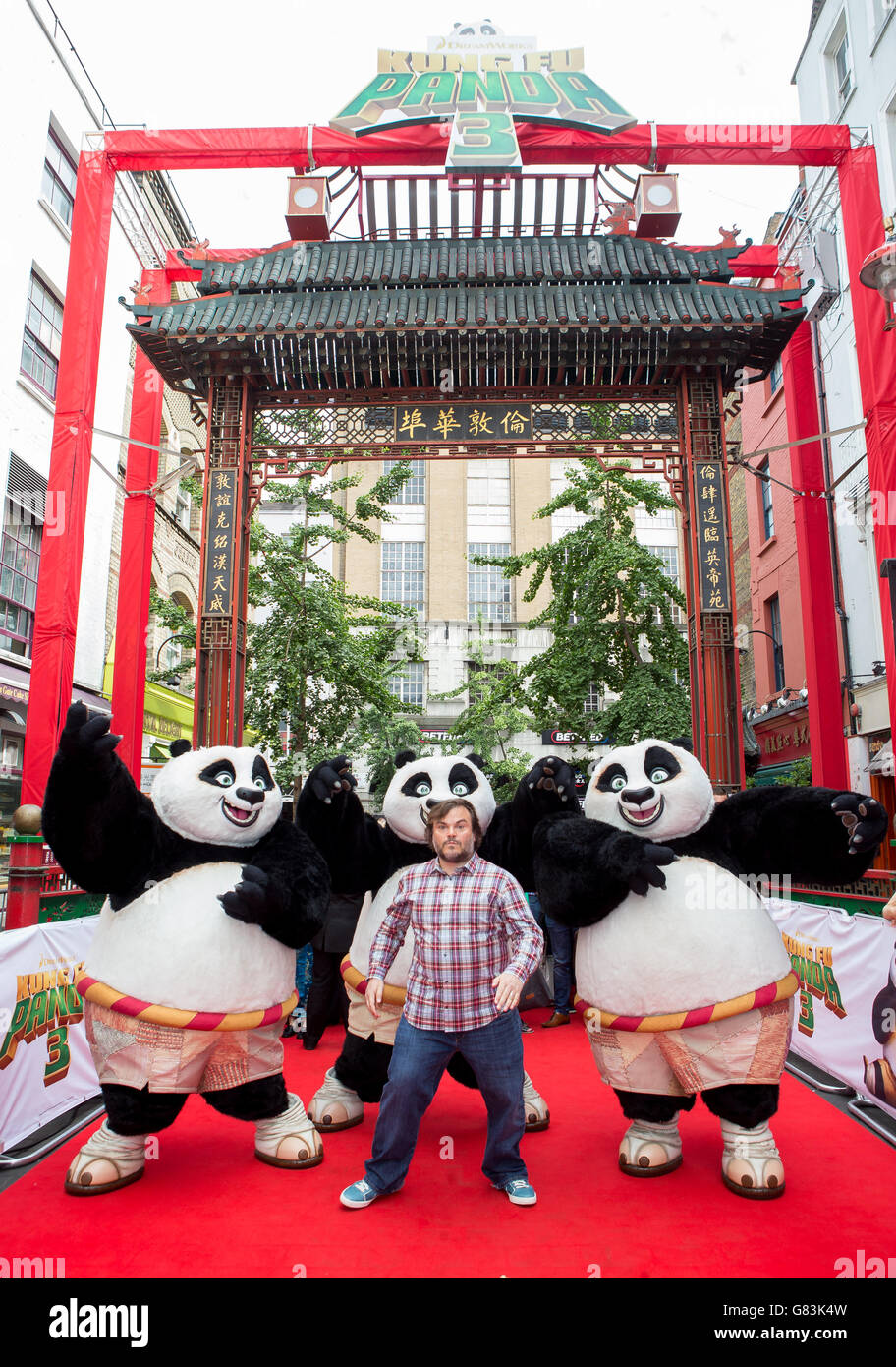 Kung fu panda 3 photocall london hi-res stock photography and images ...