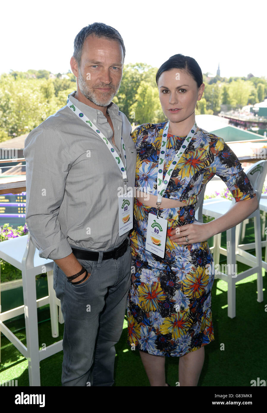 Stephen Moyer and wife Anna Paquin help Robinsons celebrate their 80 ...