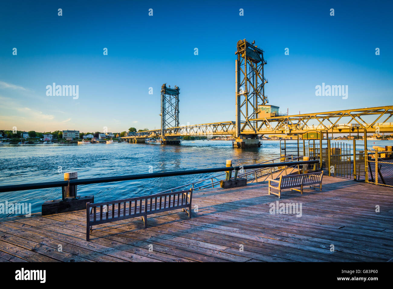 The Memorial Bridge over the Piscataqua River, in Portsmouth, New ...