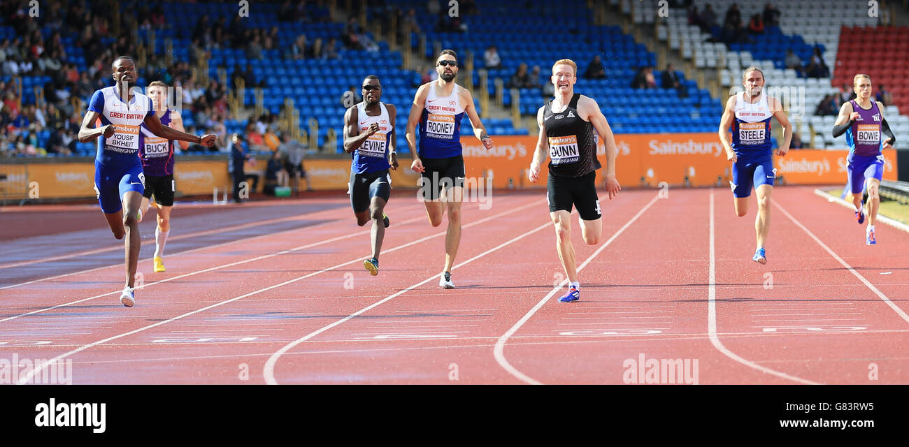Rabah Yousif Bkheit (Newham E B) (left) wins the Men's 400m final ...
