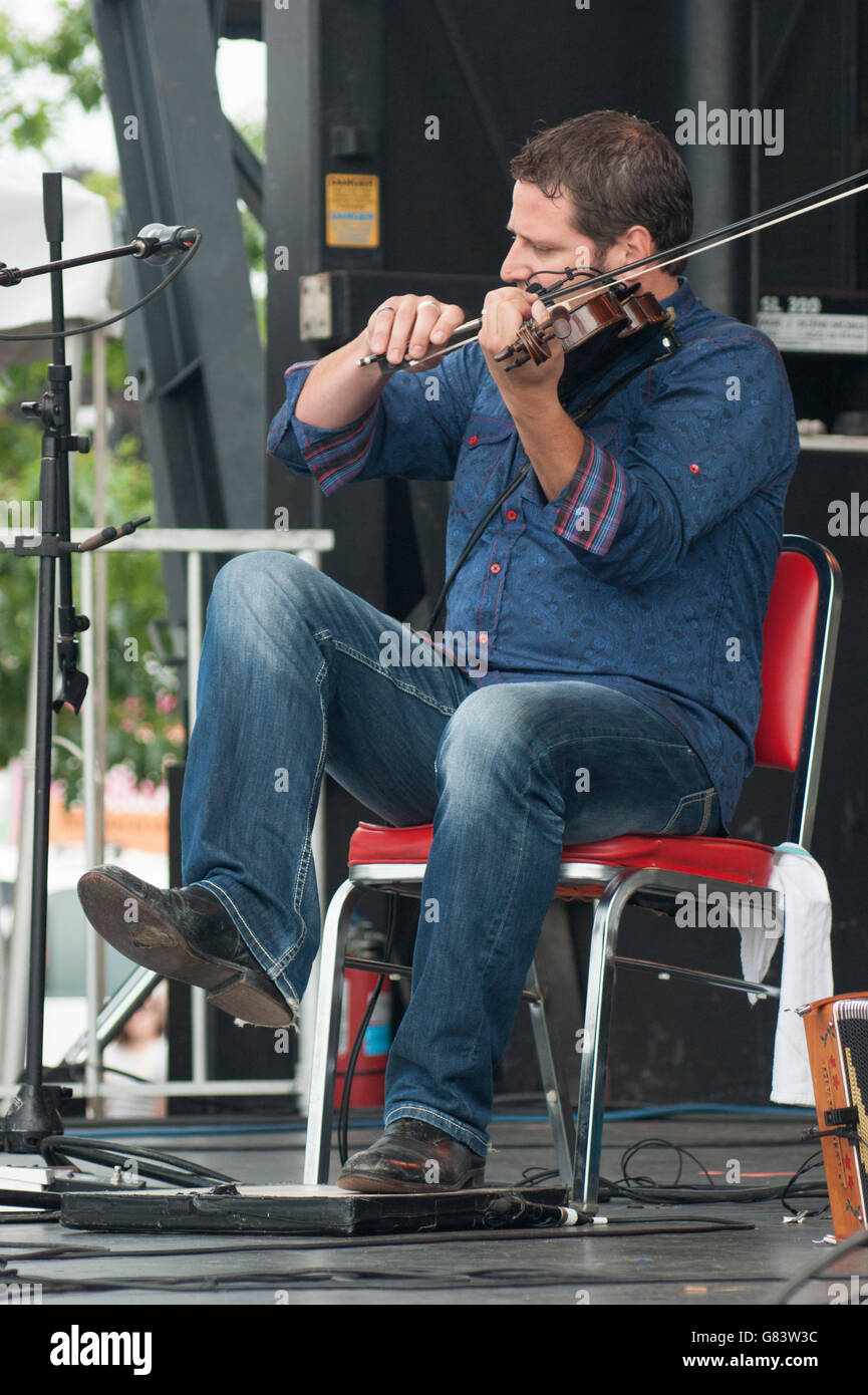 Foot tapping hi-res stock photography and images - Alamy