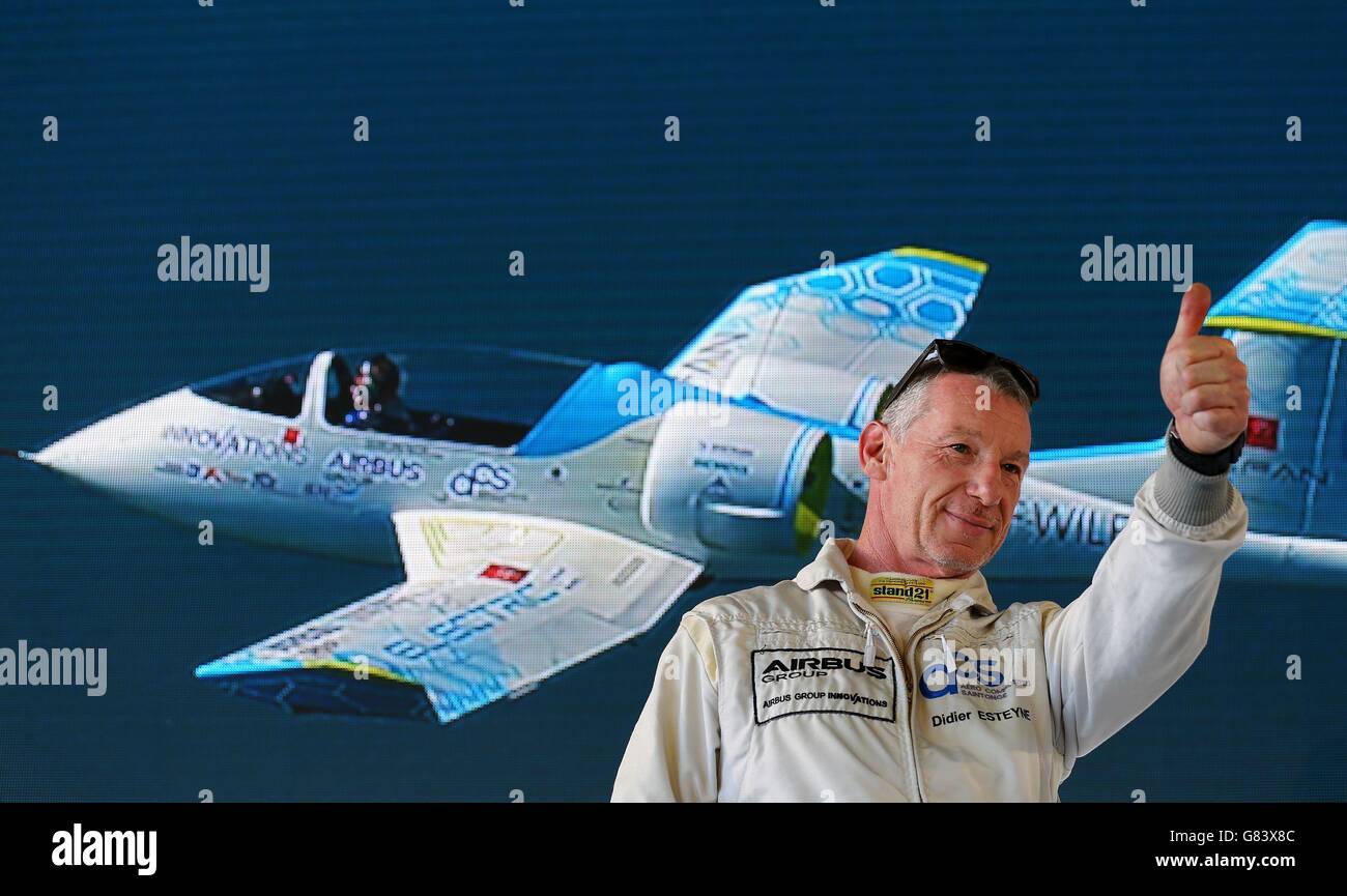 All electric powered aeroplane hi-res stock photography and images - Alamy