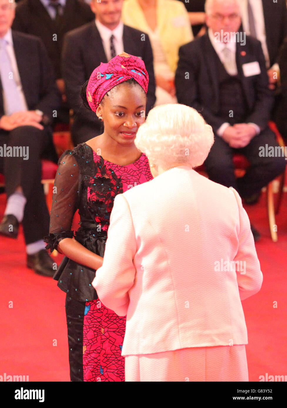 Nkechikwu azinge nigeria meets queen elizabeth ii buckingham palace hi ...