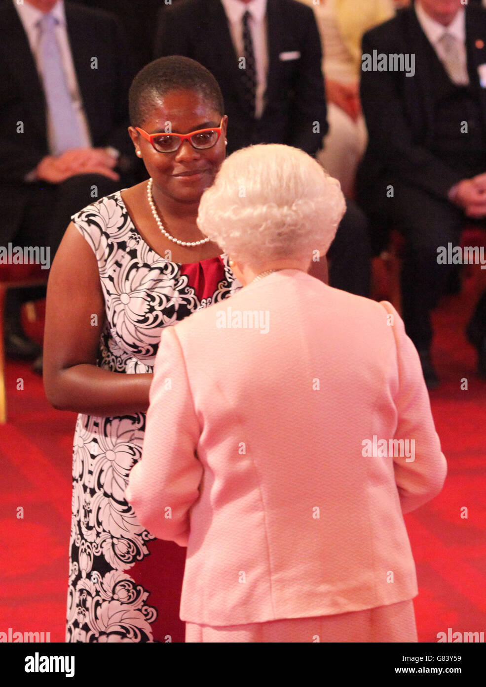 Nicole nation jamaica meets queen elizabeth ii buckingham palace hi-res ...