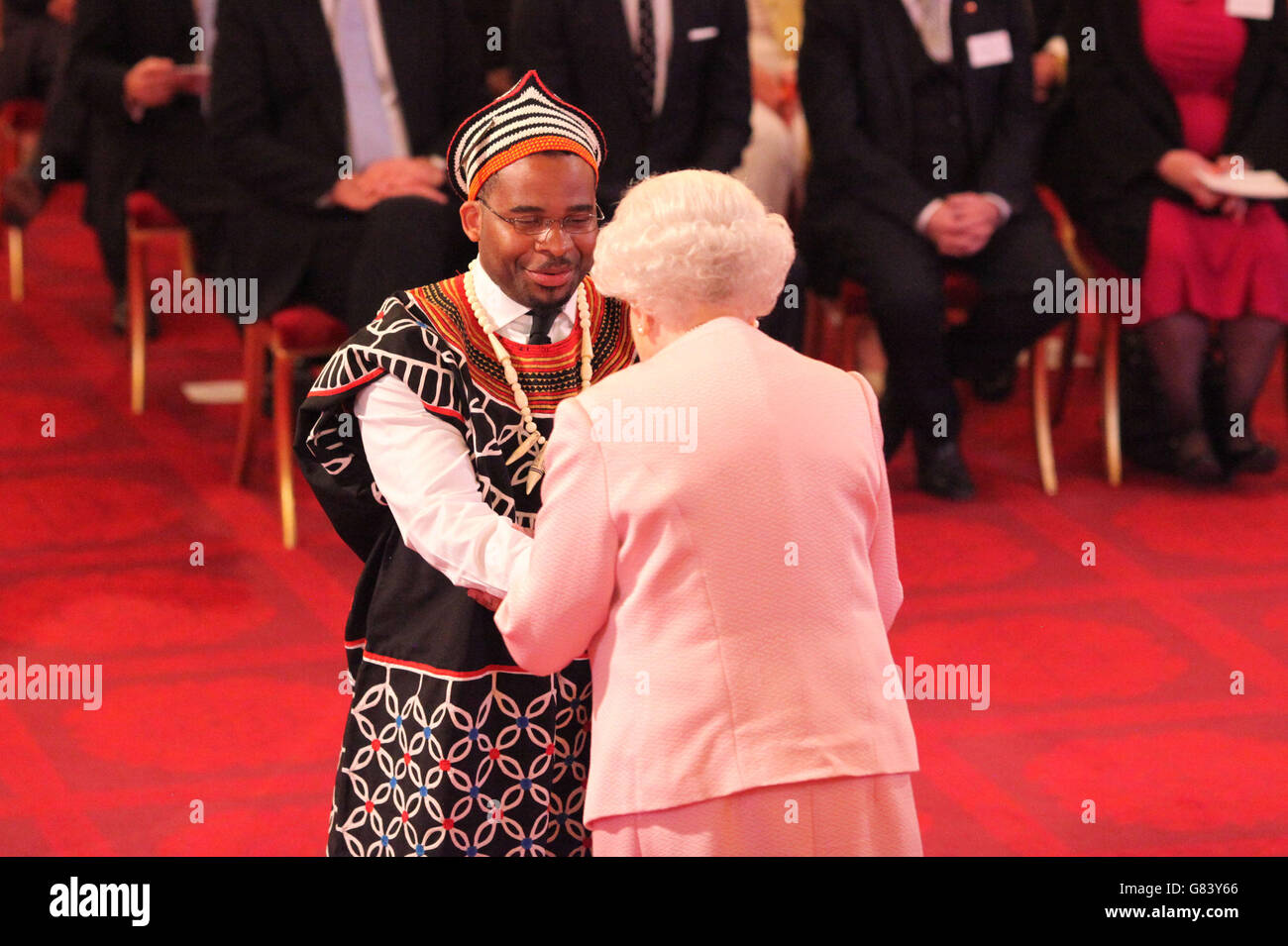 Joannes Paulus Yimbesalu from Cameroon meets Queen Elizabeth II at ...