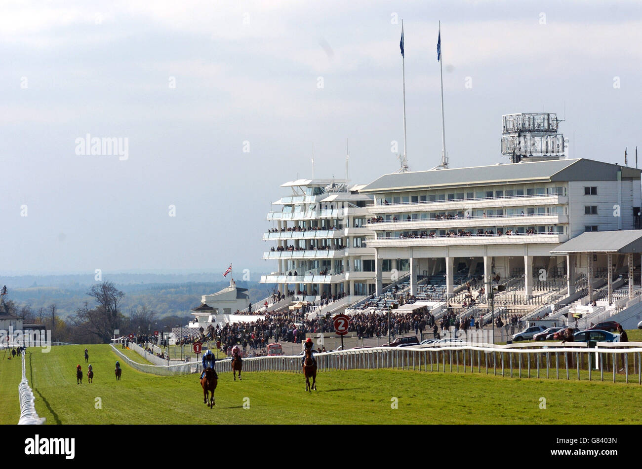 The queens stand at epsom downs racecourse hi-res stock photography and ...