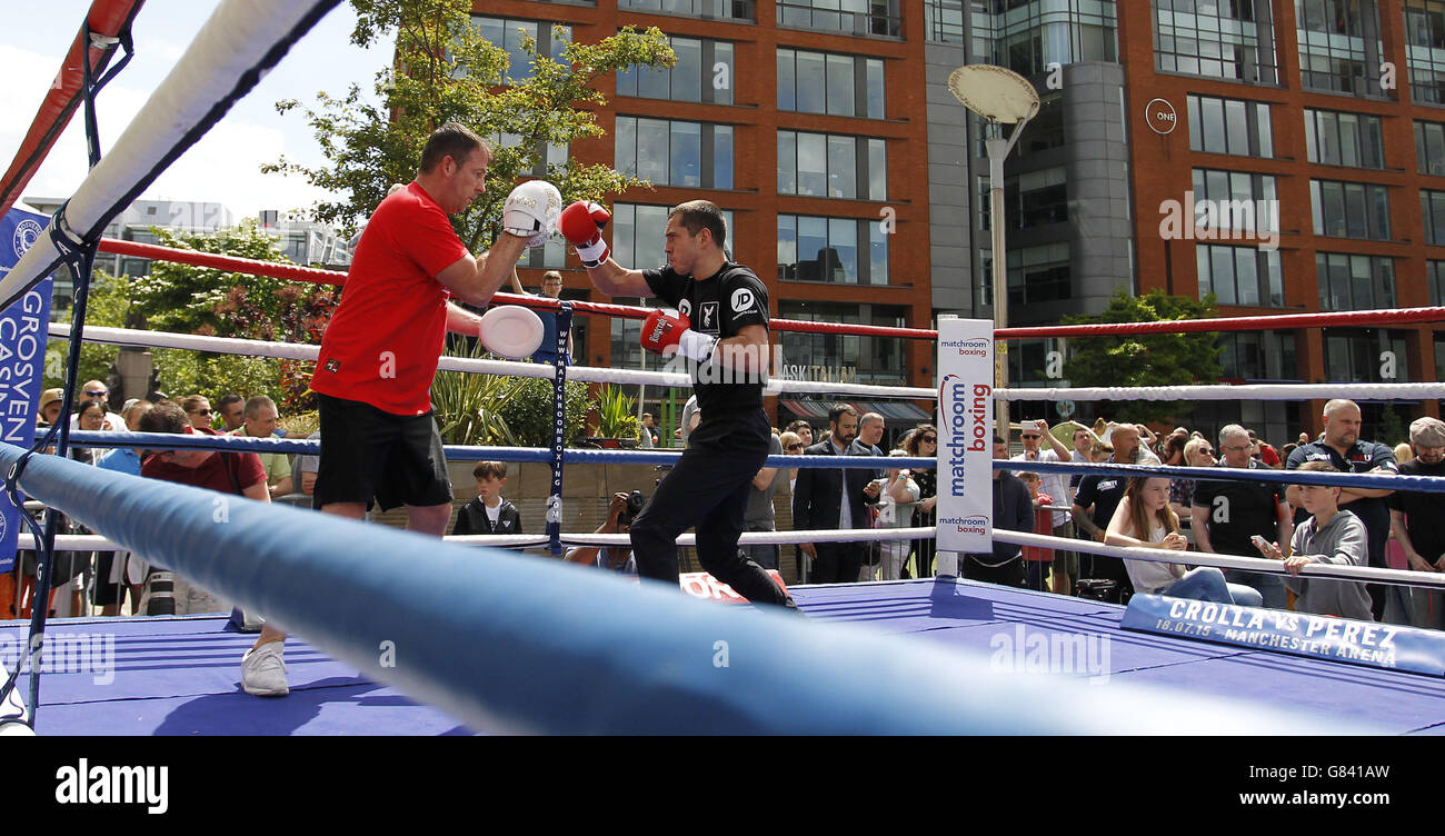Boxing scott quigg and anthony crolla public work outs piccadilly ...