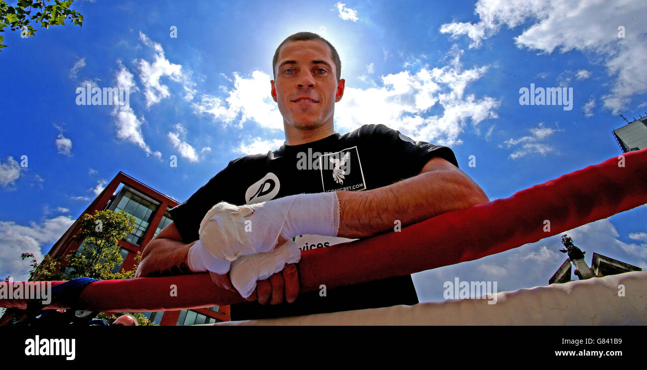 Boxing scott quigg and anthony crolla public work outs piccadilly ...