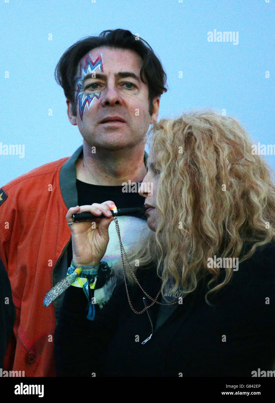 Jonathan ross wife jane goldman glastonbury festival hi-res stock ...