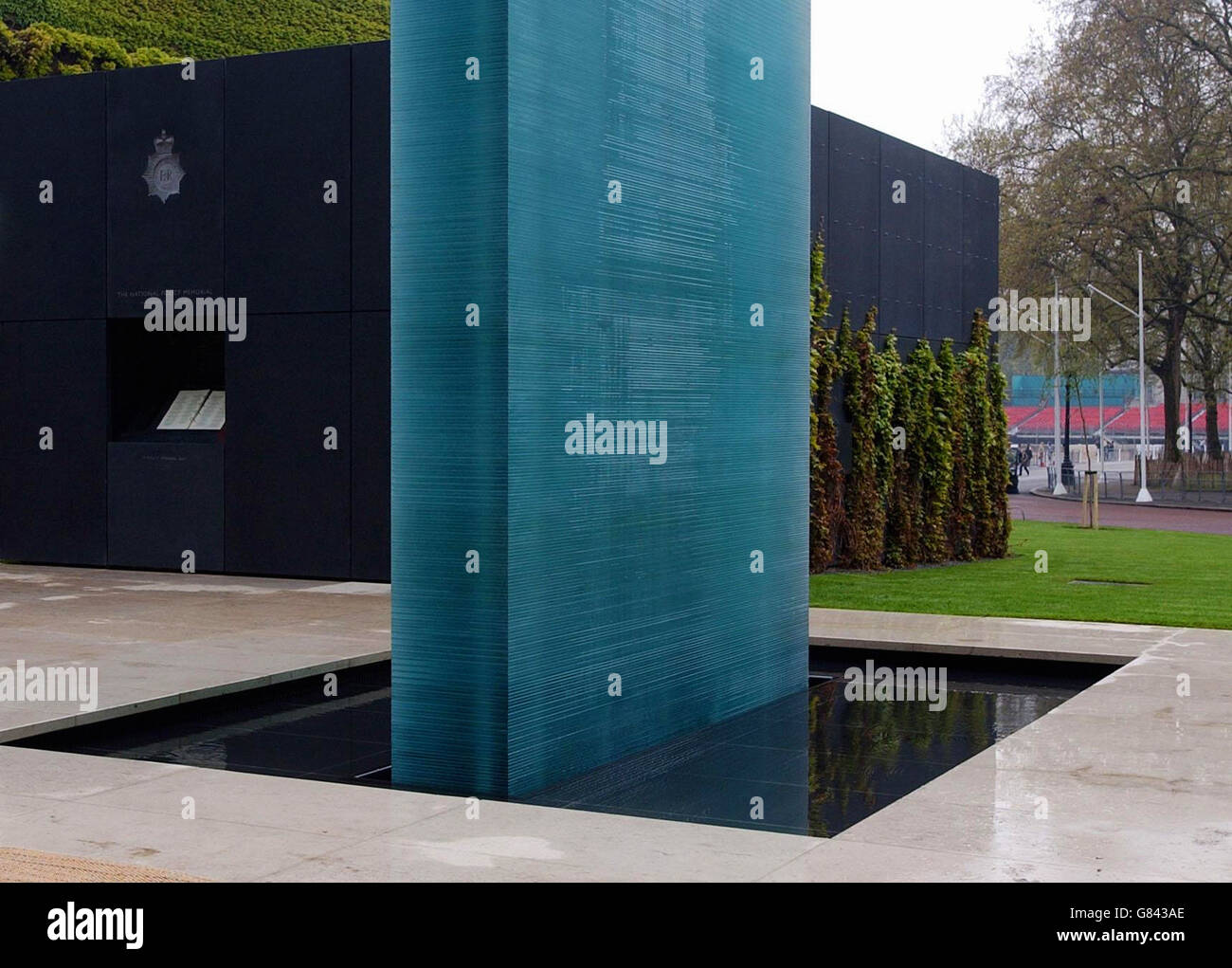 Statues and Memorials - National Police Memorial - London Stock Photo ...