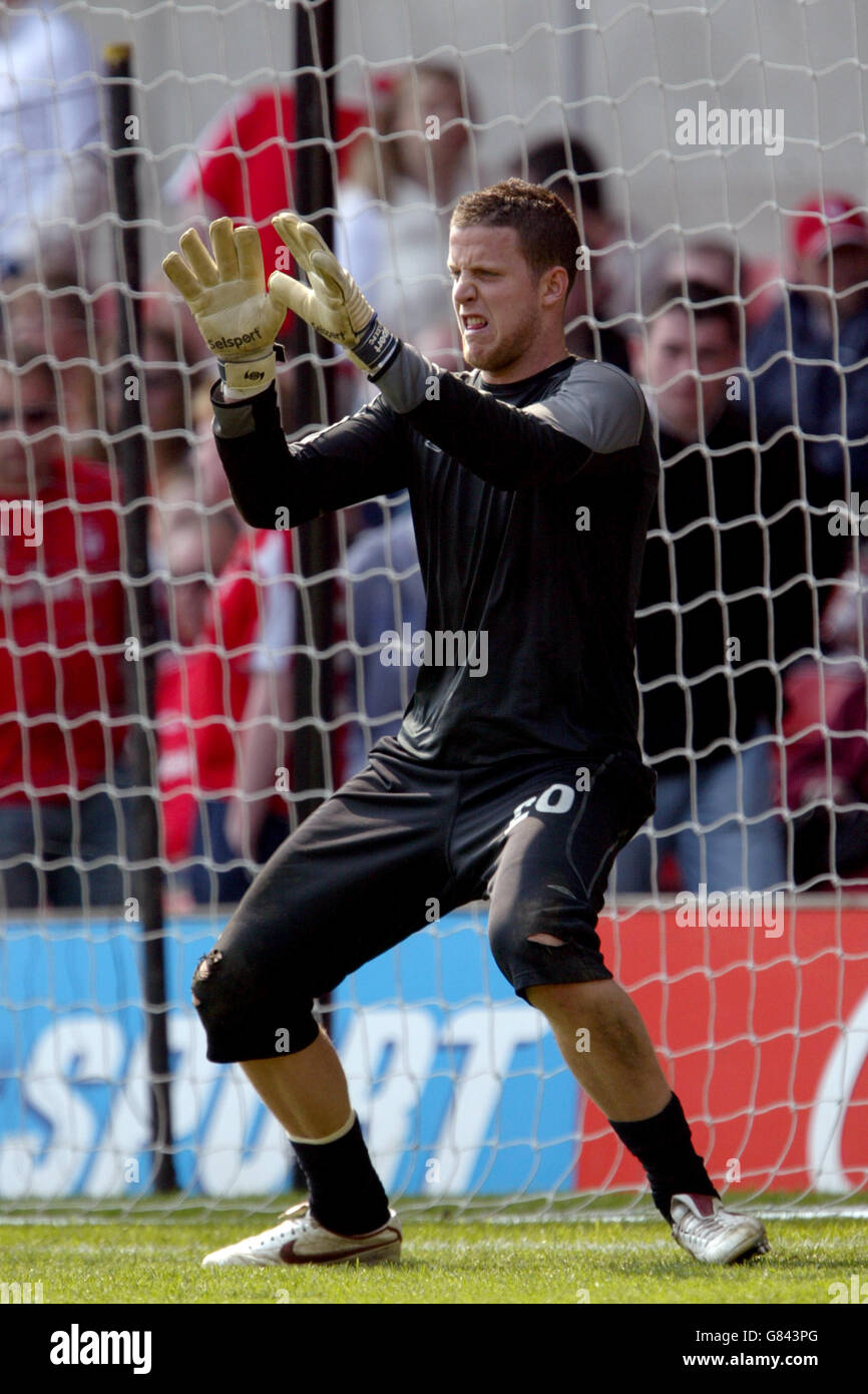 Goalkeeper colin doyle hi-res stock photography and images - Alamy
