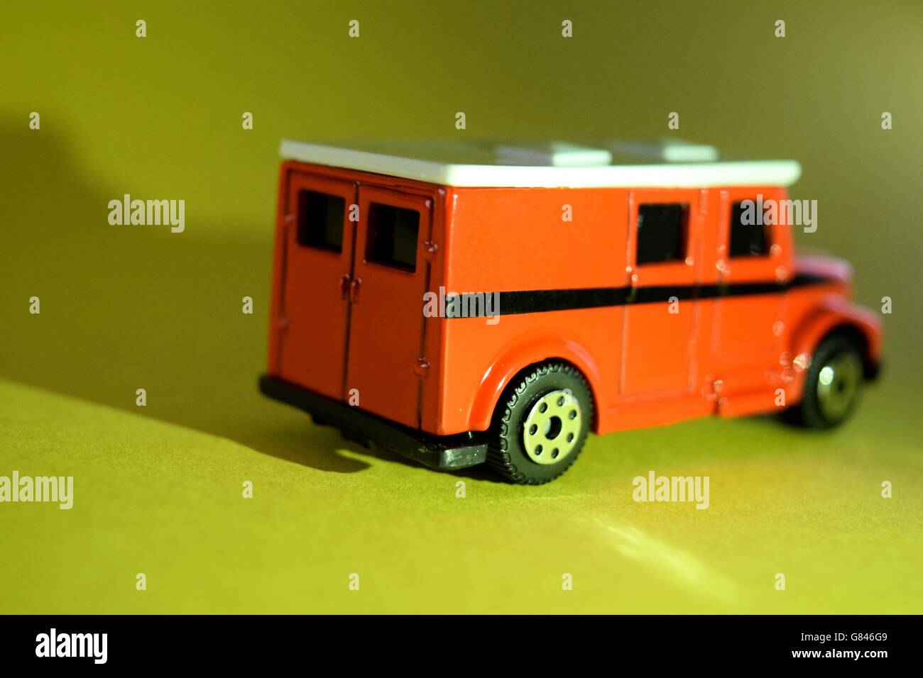 Toy model double decker bus hi-res stock photography and images - Alamy