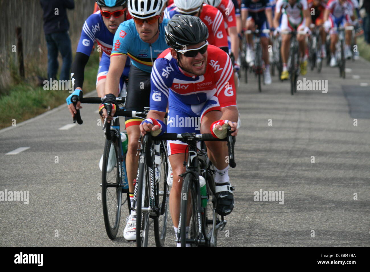 VALKENBURG, NETHERLANDS - SEPTEMBER 29 : Mark cavendish in front of the ...