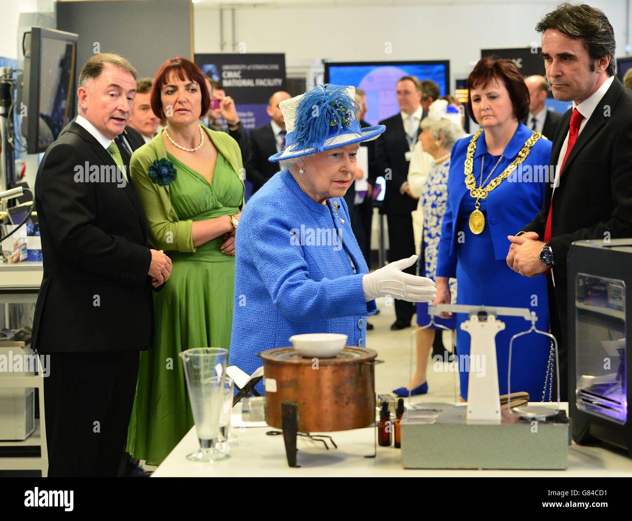 Queen Elizabeth II tours the Centre for Continuous Manufacturing and ...