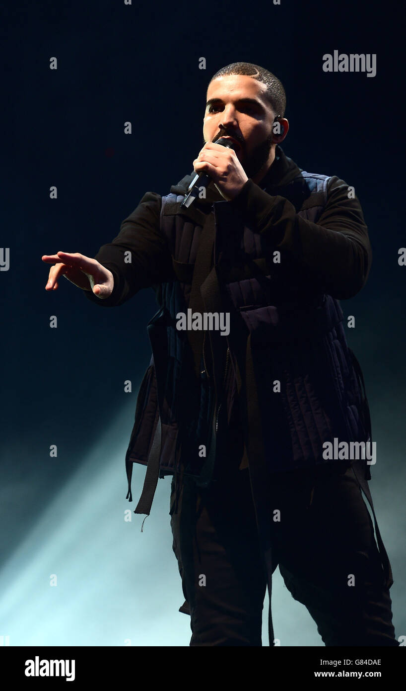 Drake performing wireless festivall in finsbury park hi-res stock ...