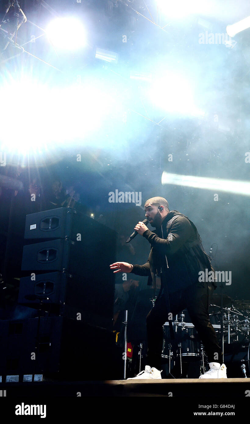Drake performing wireless festivall in finsbury park hi-res stock ...