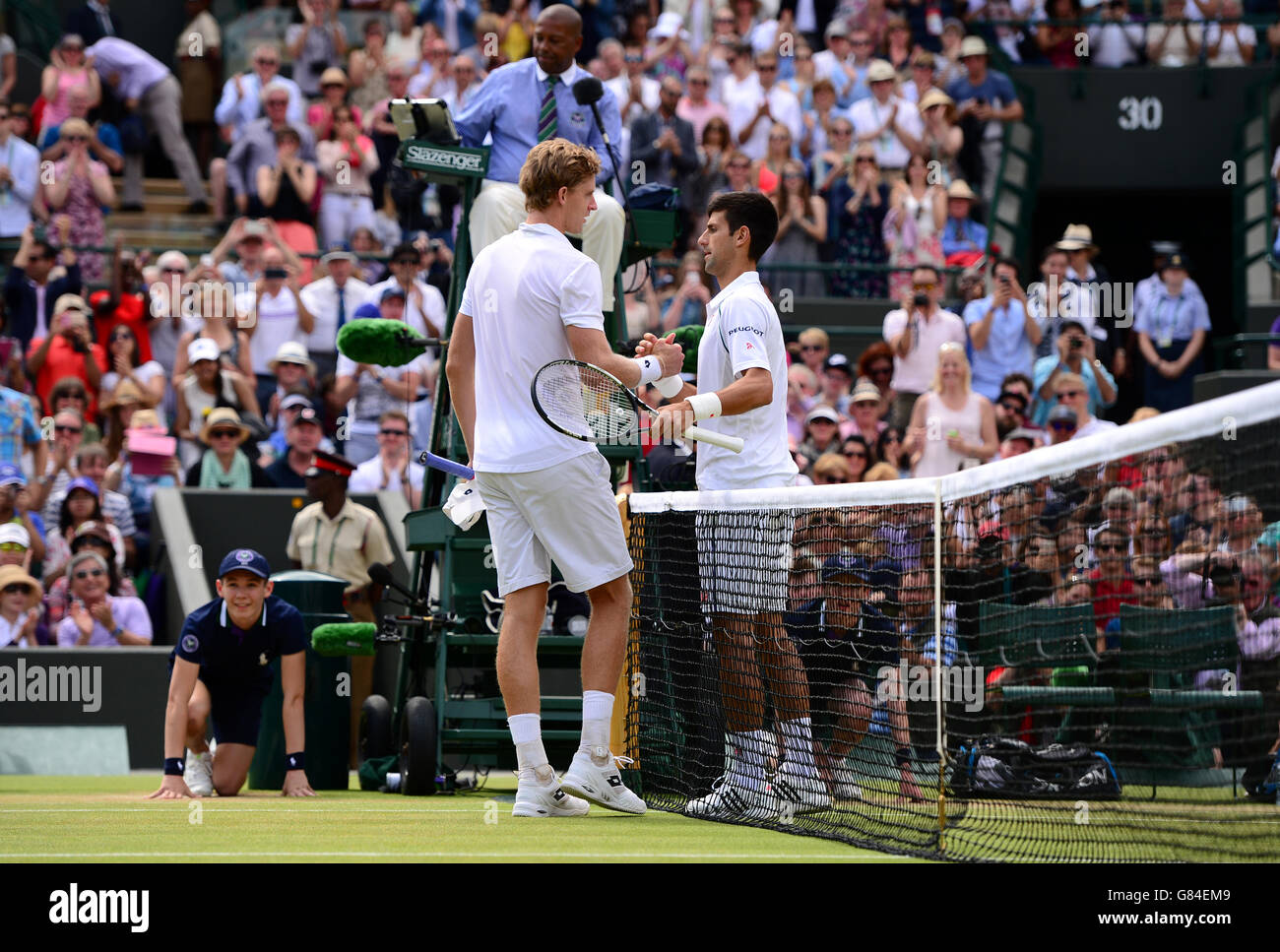 Tennis shake hands hi-res stock photography and images - Alamy