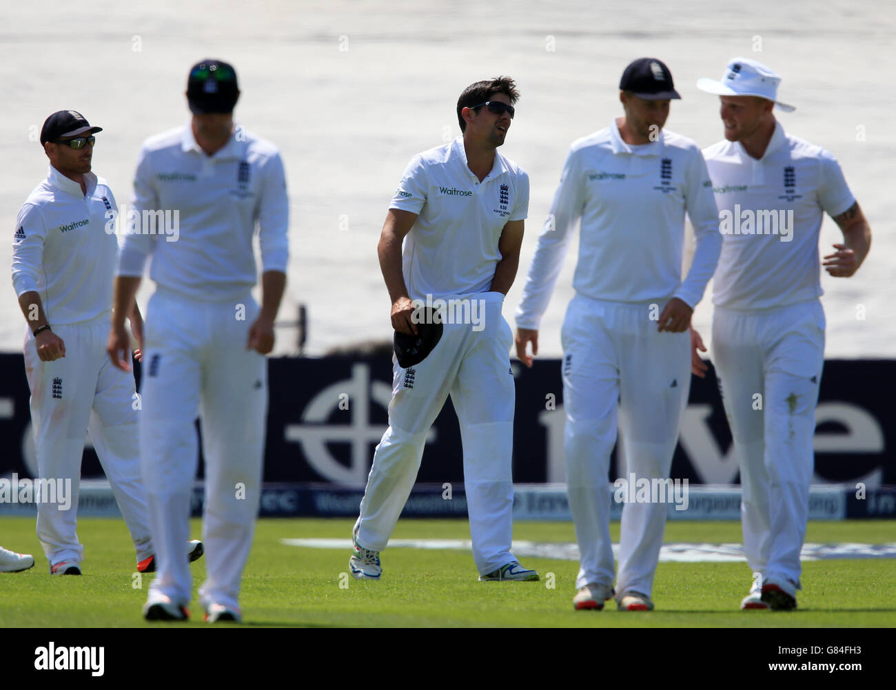 Hit in groin hi-res stock photography and images - Alamy