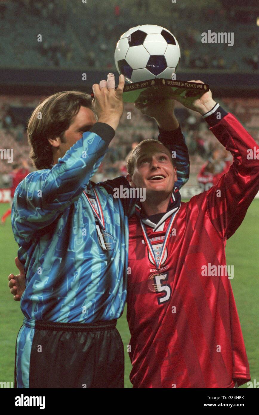 David Seaman and Paul Gascoigne, England with the trophy for Le Tournoi ...