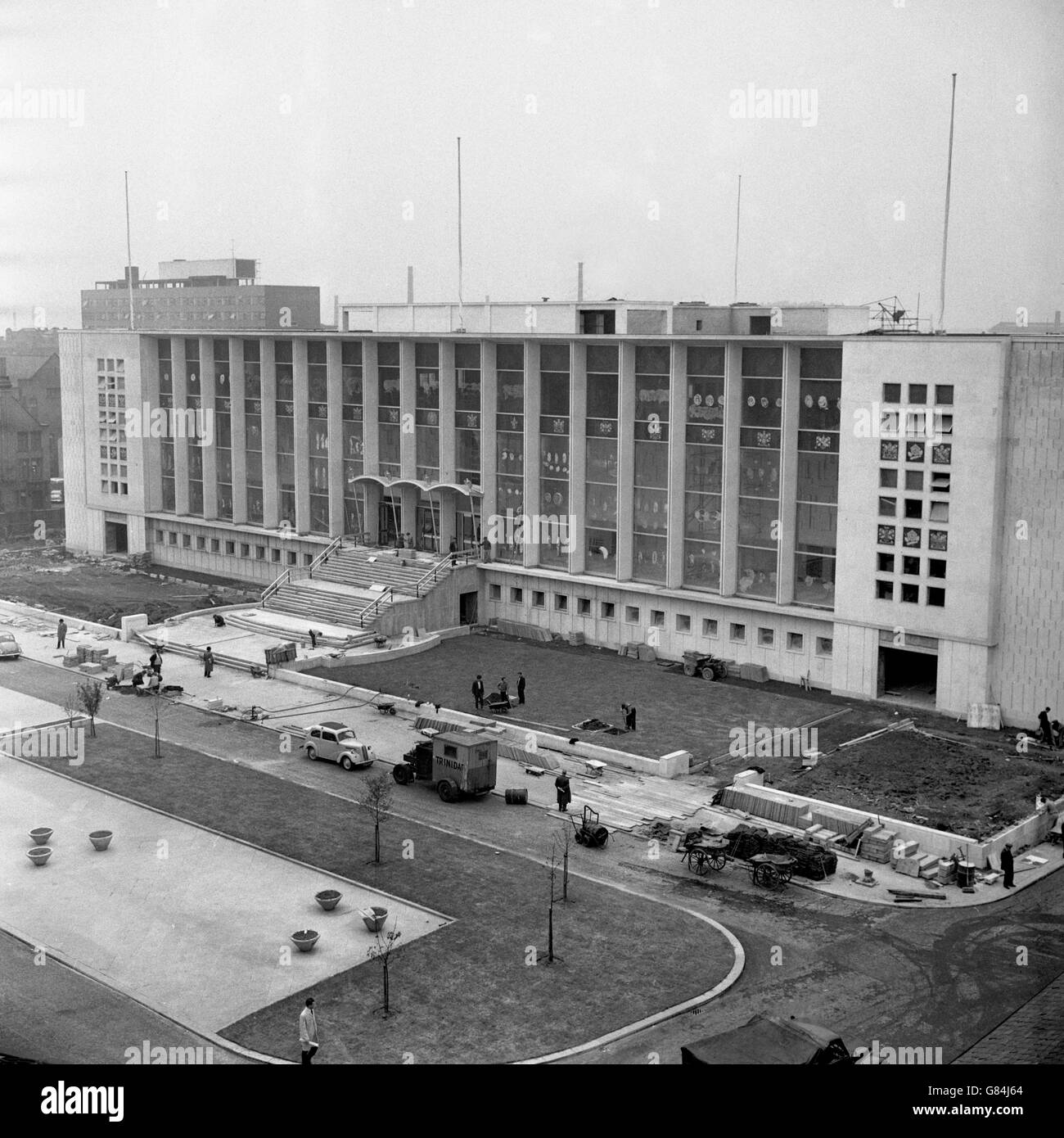 000 and replaces the assize courts hi-res stock photography and images ...