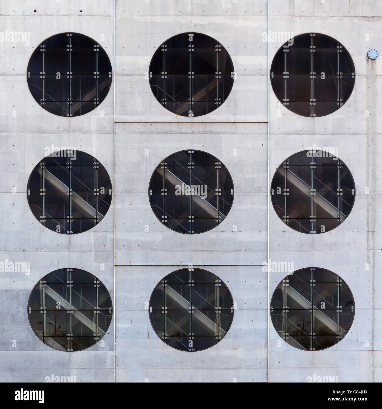 Round windows hi-res stock photography and images - Alamy