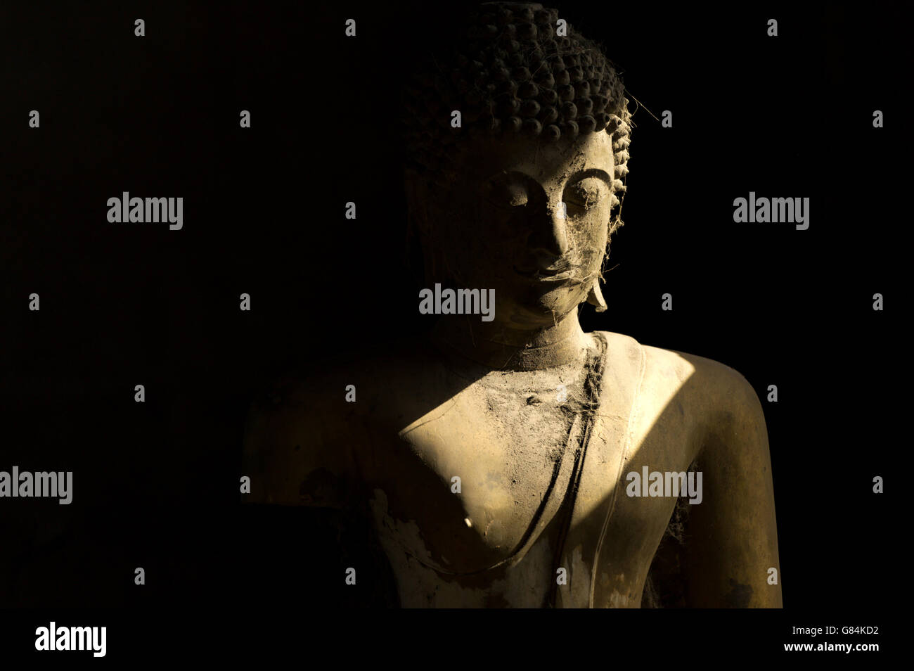 Statue shadow black background hi-res stock photography and images - Alamy