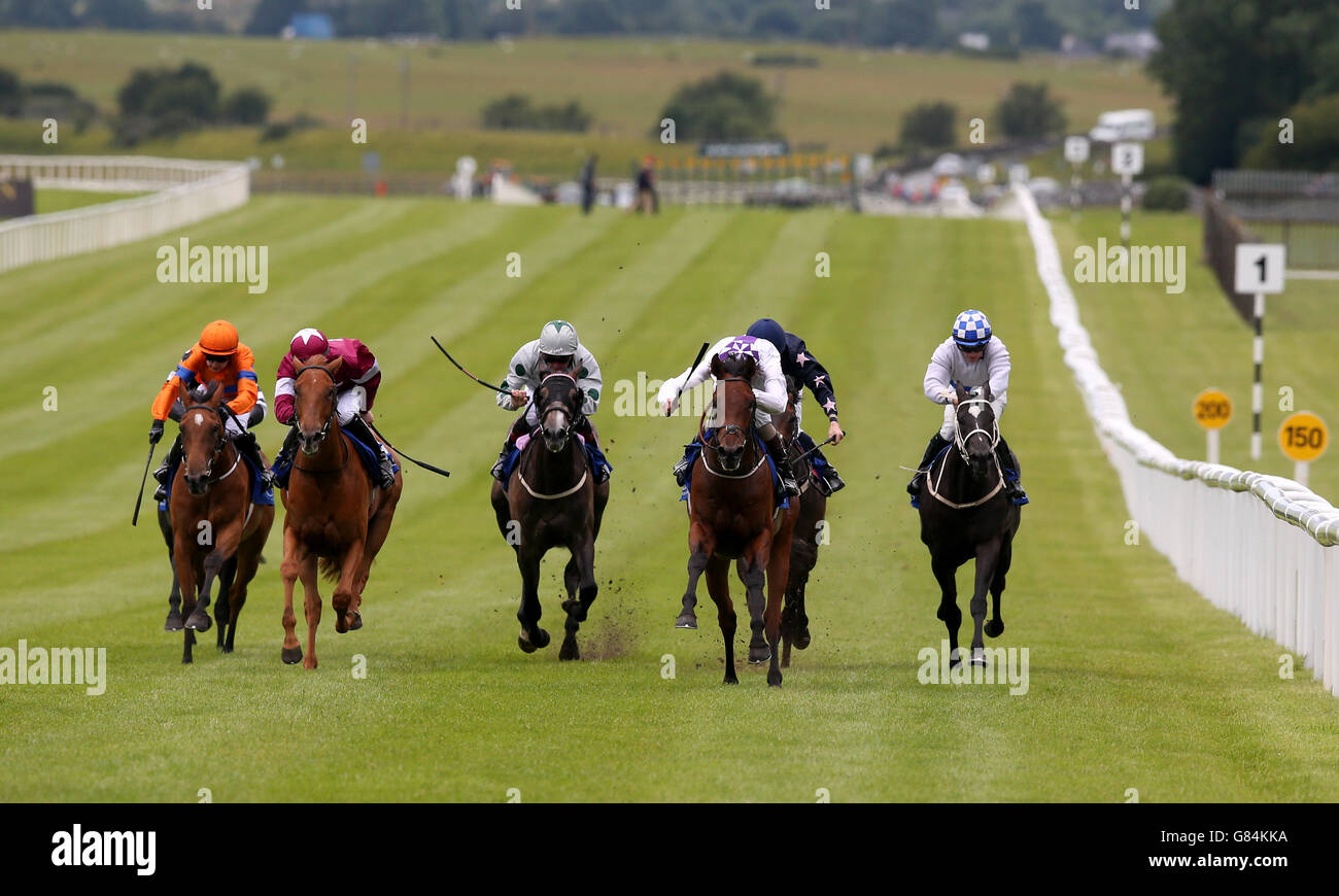 Curragh racecourse hi-res stock photography and images - Alamy