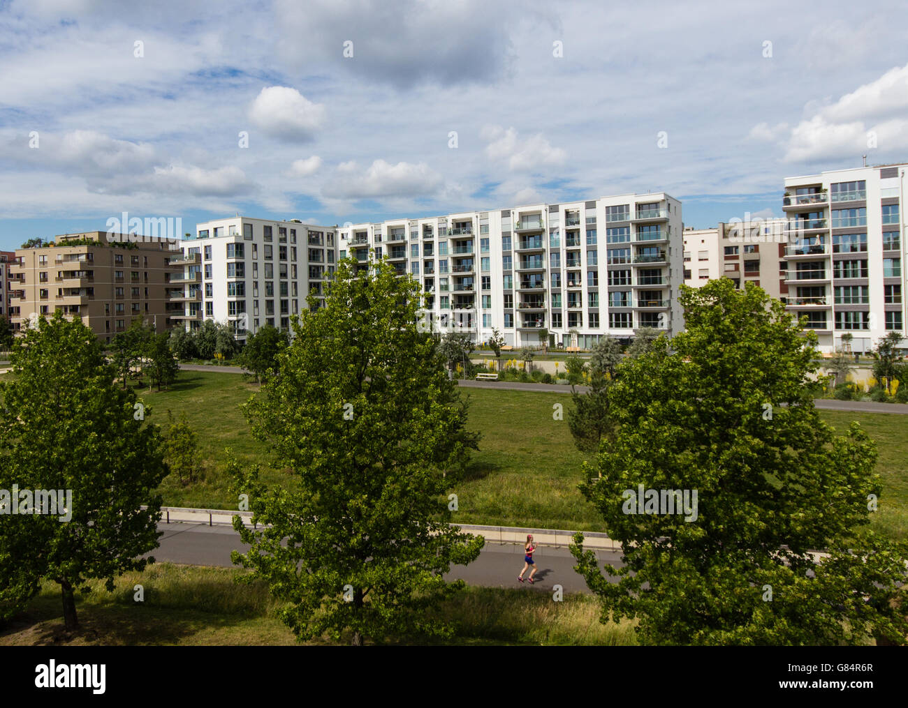 Real estate building hi-res stock photography and images - Alamy