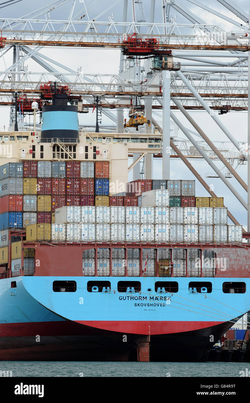 Maersk line container ship hi-res stock photography and images - Alamy