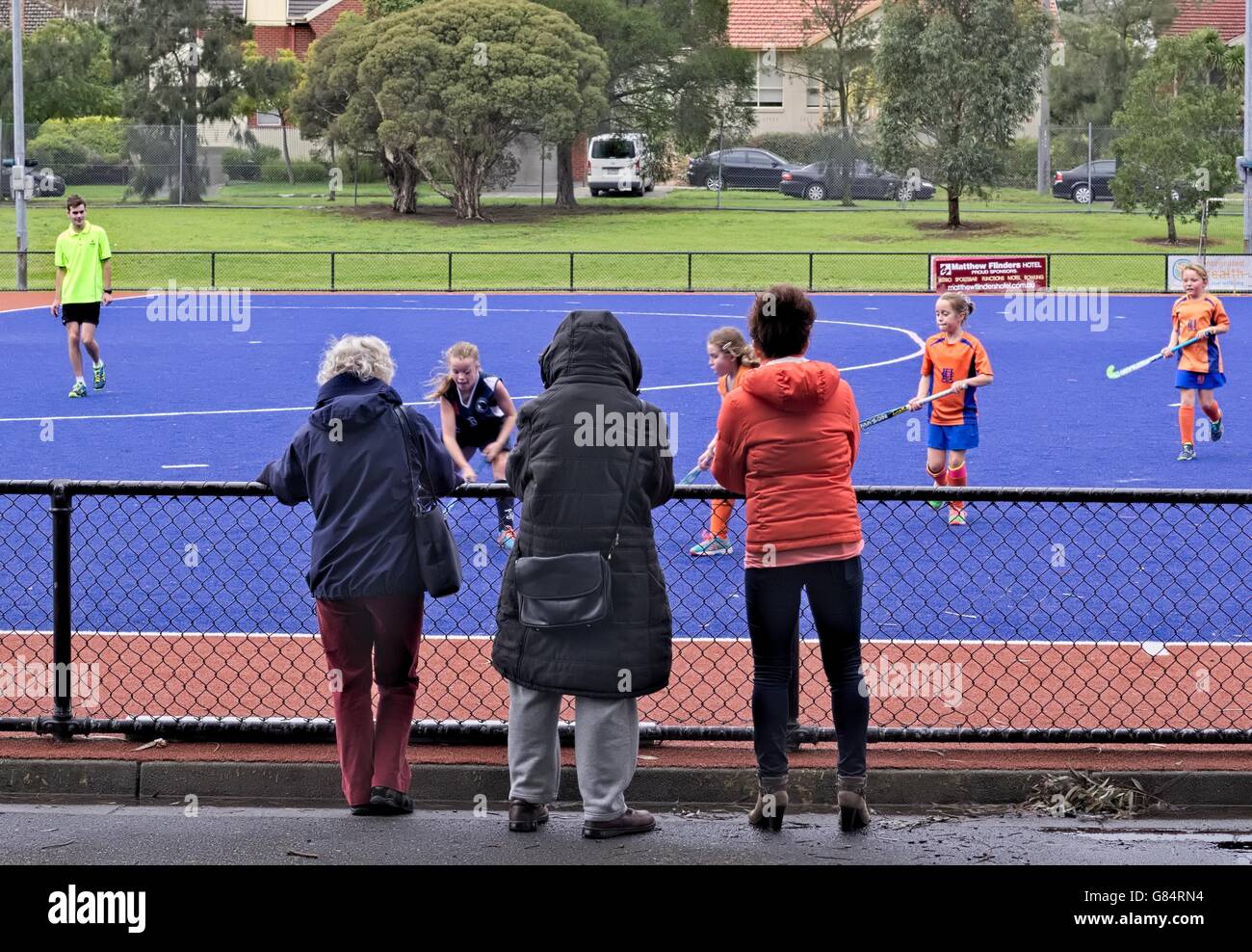 Parents watching kids hi-res stock photography and images - Alamy