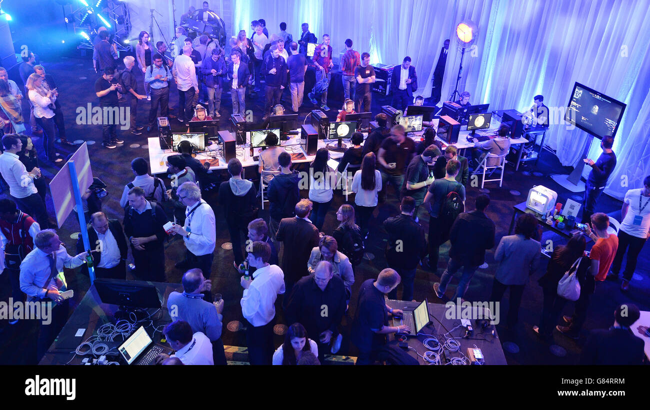 Microsoft event launch hi-res stock photography and images - Alamy