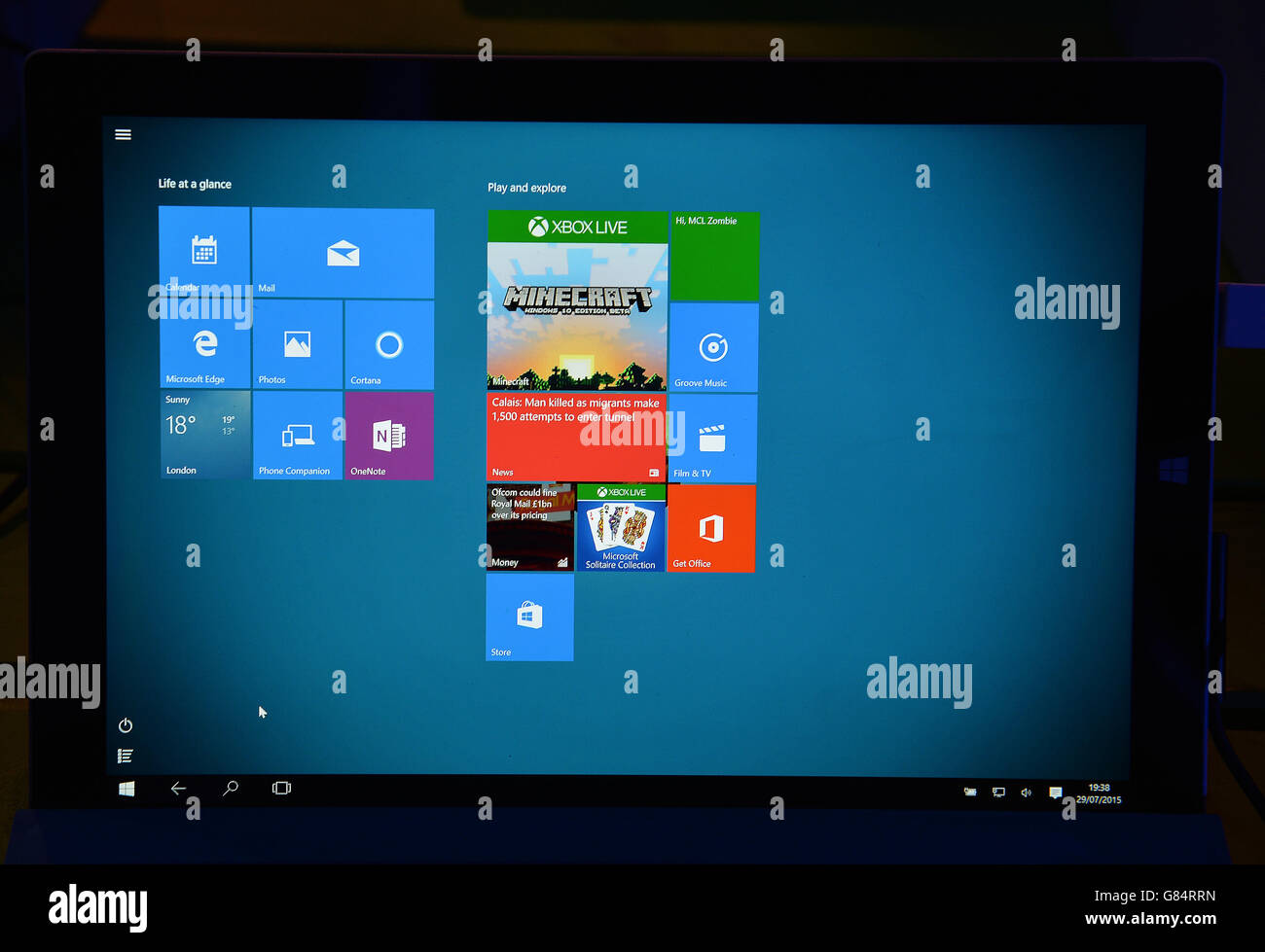 Microsoft windows 10 launch hi-res stock photography and images - Alamy