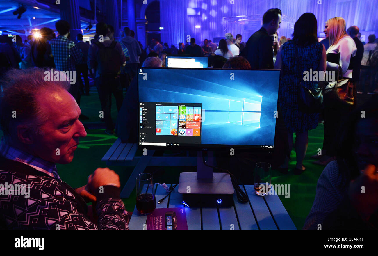 Microsoft event launch hi-res stock photography and images - Alamy
