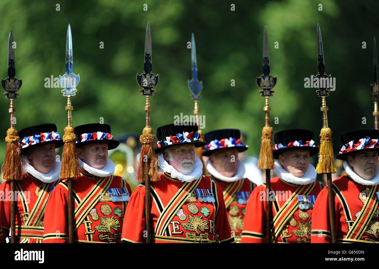 Queen reviews The Queen's Body Guard Stock Photo - Alamy