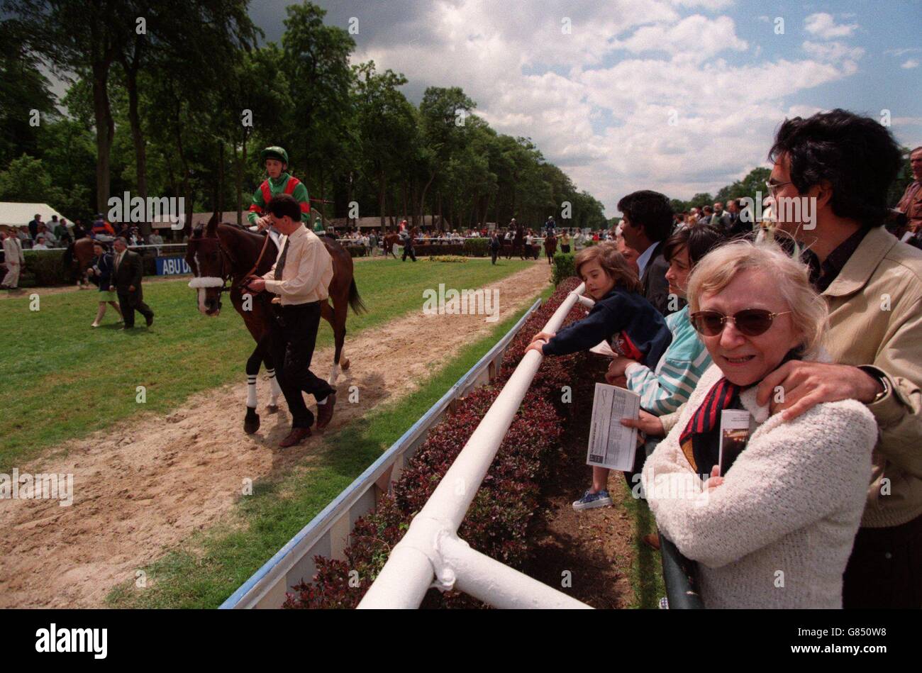 Chantilly horse racing hi-res stock photography and images - Alamy