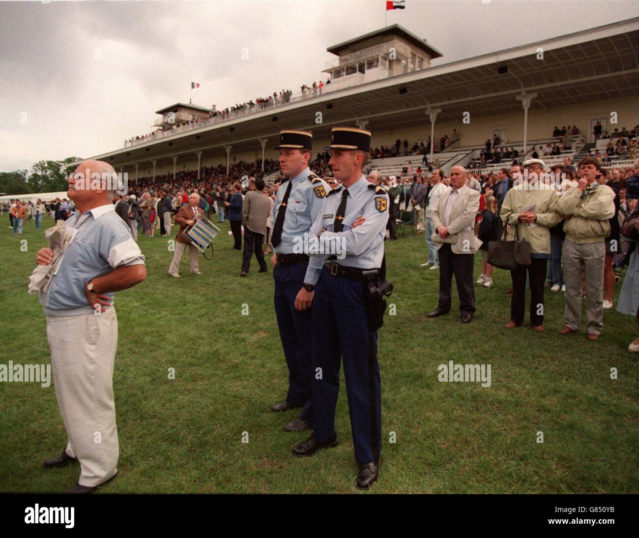 Horse racing chantilly races hi-res stock photography and images - Alamy