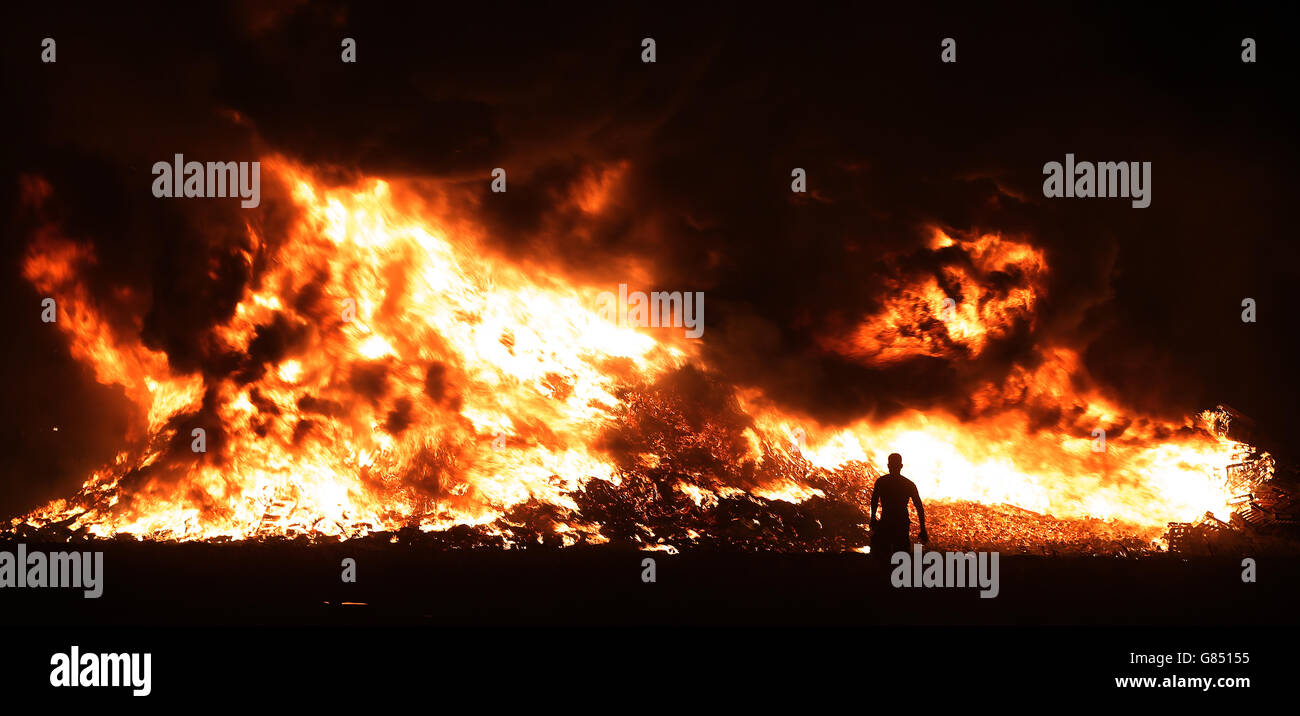Ulster bonfire hi-res stock photography and images - Alamy