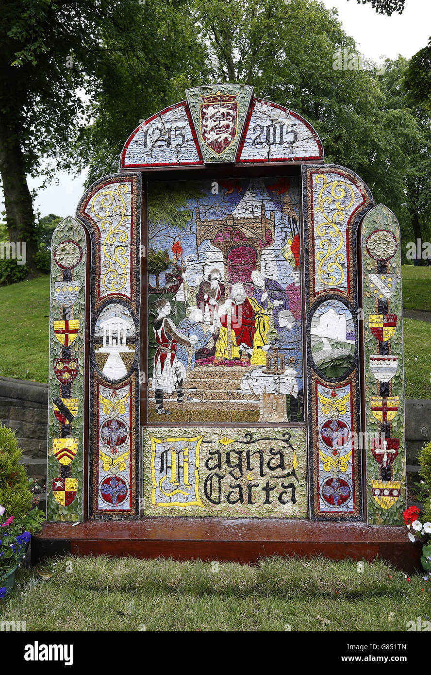 Dressing the wells hi-res stock photography and images - Alamy