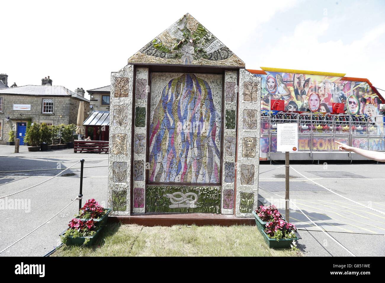 Well dressing in buxton hi-res stock photography and images - Alamy