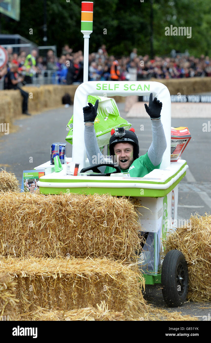 Red bull soapbox race 2015 hi-res stock photography and images - Alamy