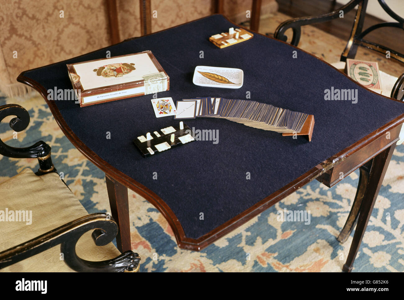 Chartwell churchill drawing room hi-res stock photography and images ...