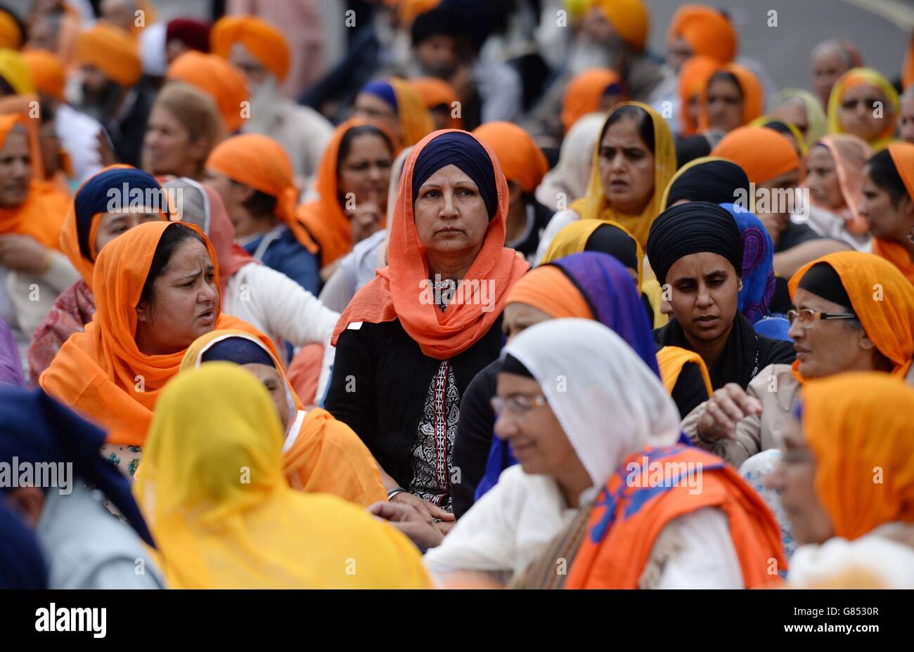 Thousands of Sikhs from across the UK protesting in Parliament Square ...